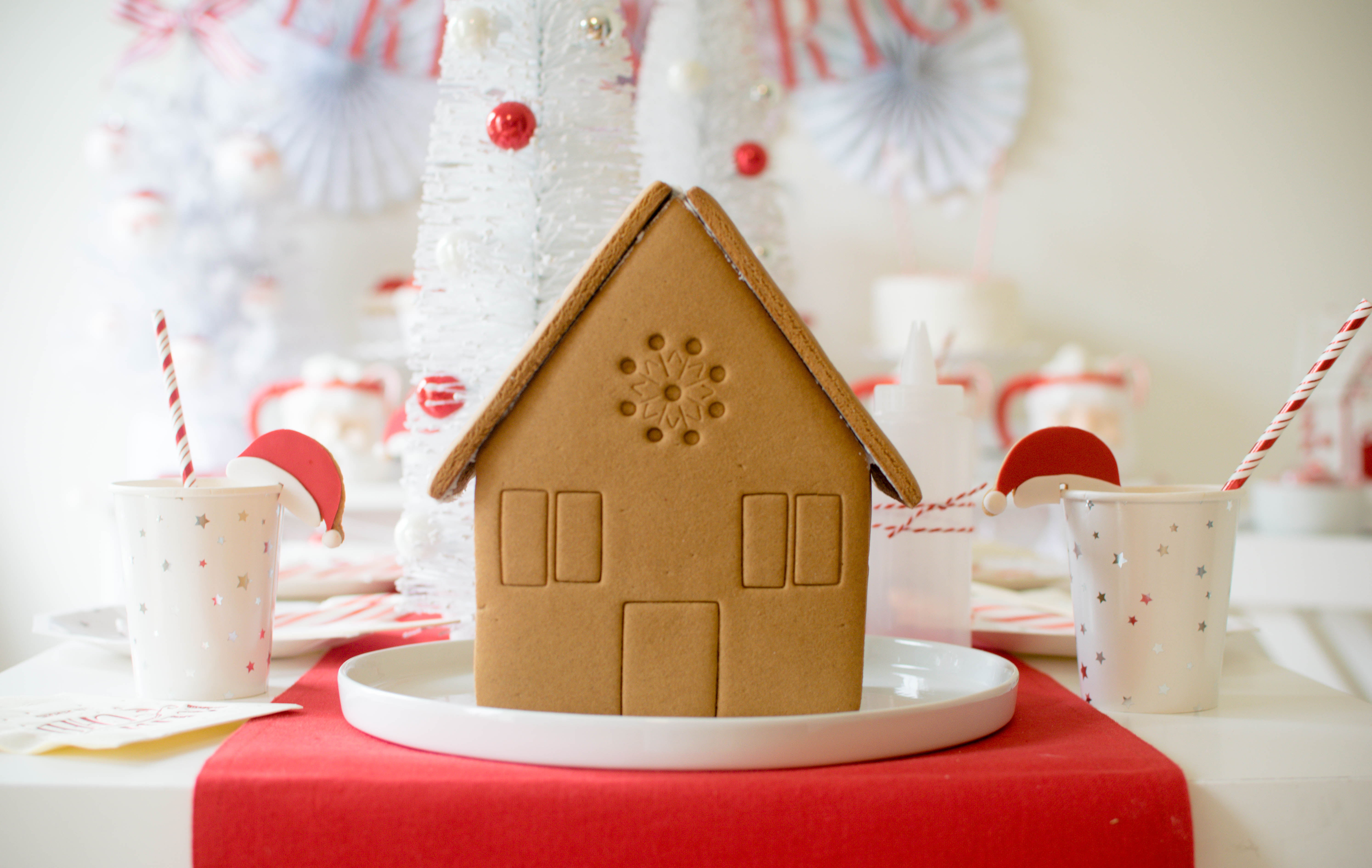 How to host a Holiday Gingerbread Party