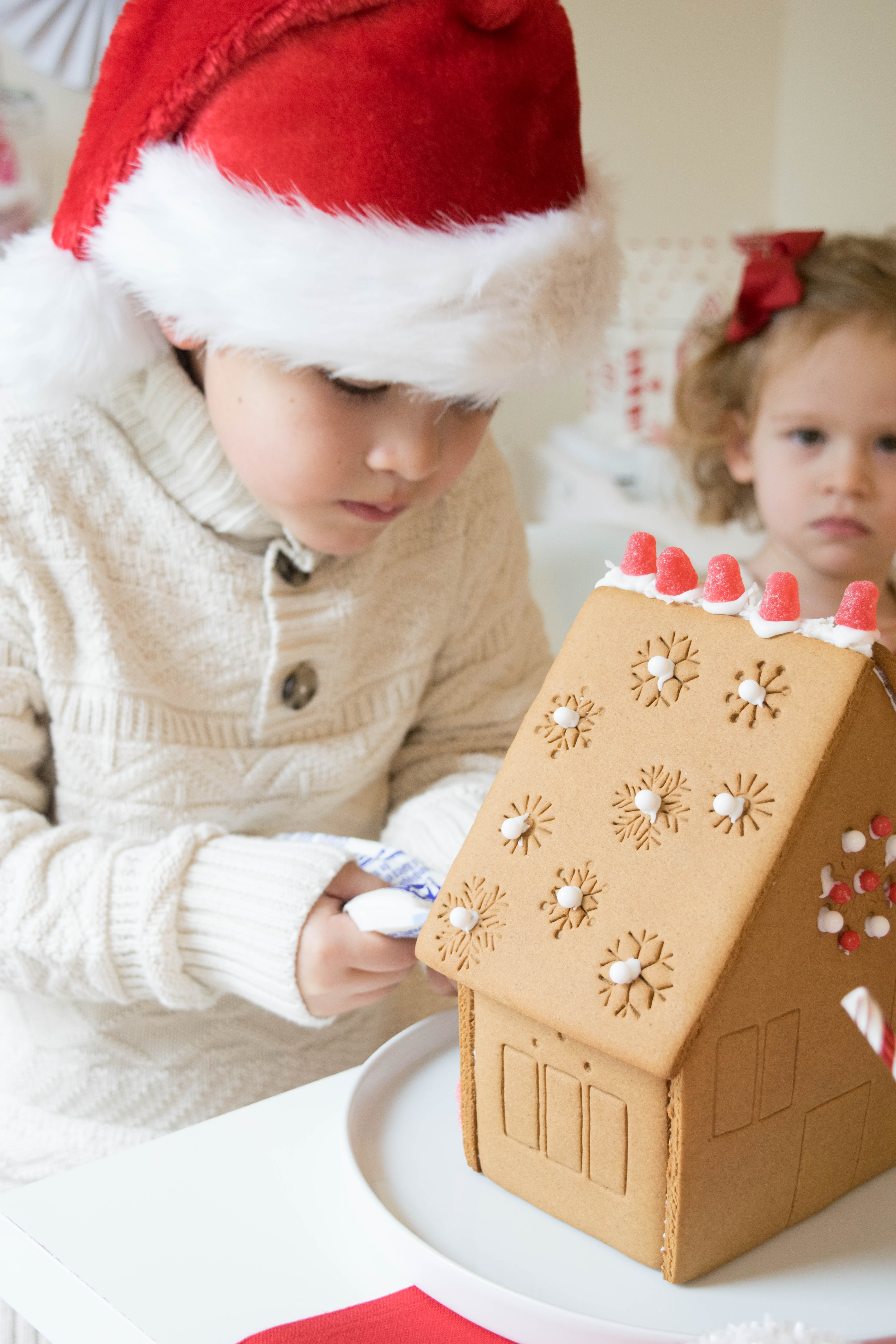 How to host a Holiday Gingerbread Party
