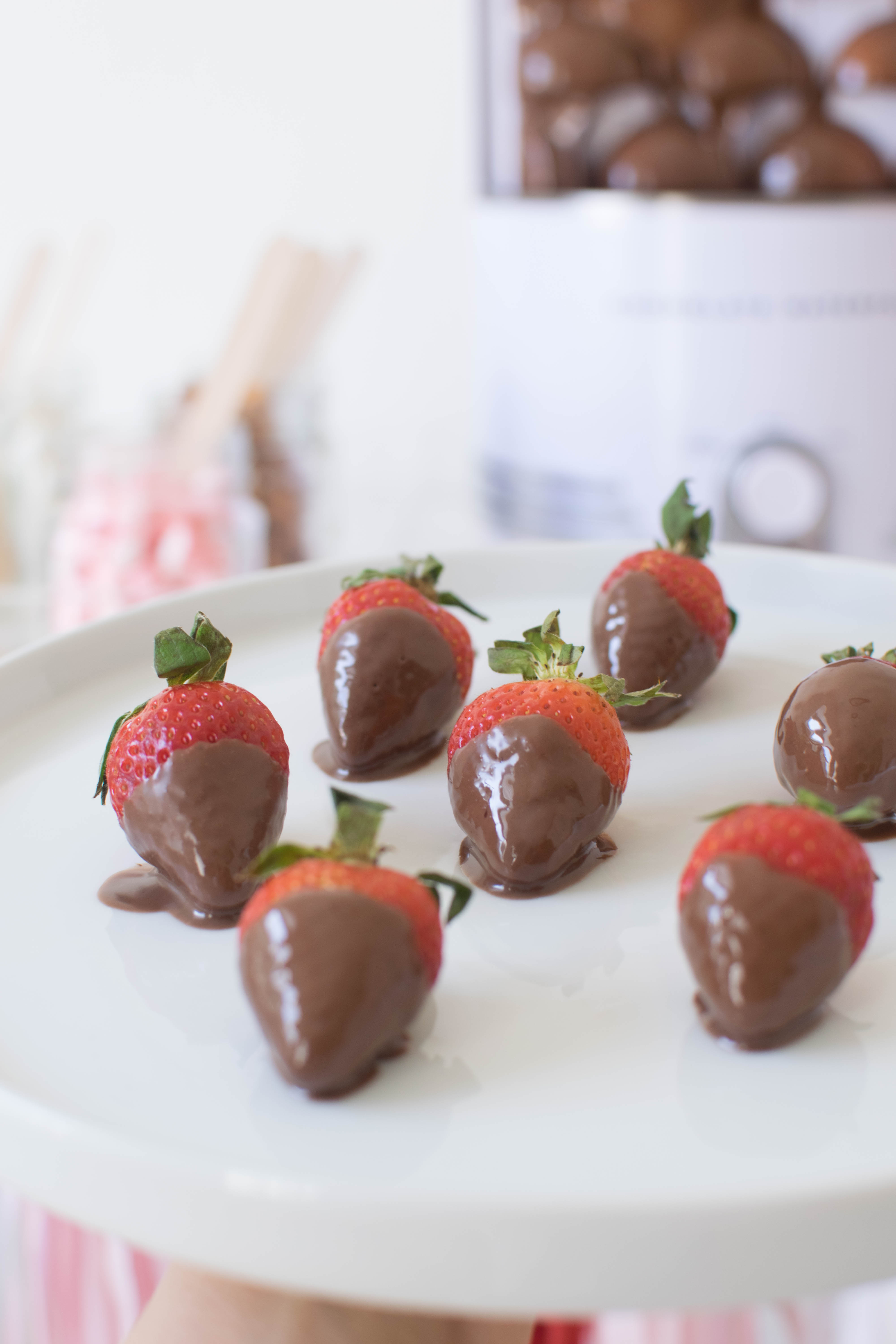 Chocolate Waterfall Machine: Set up a quick and easy Fondue Station