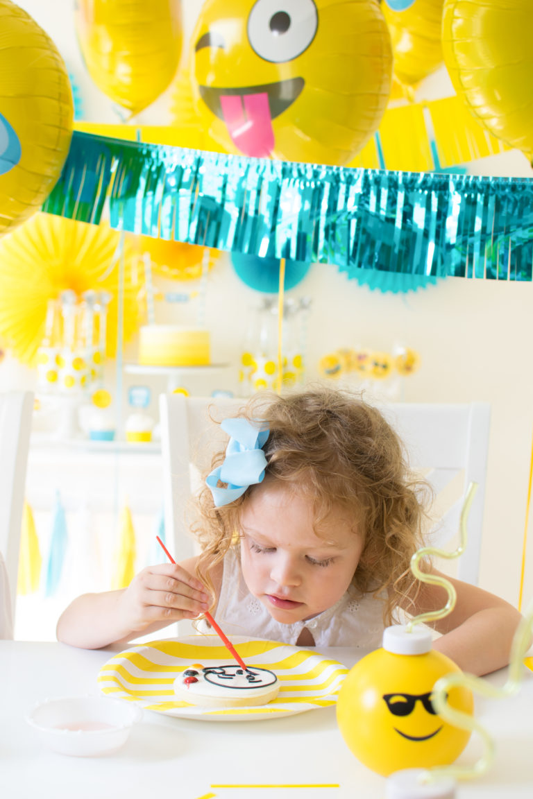 Host a Fabulous Emoji Birthday Party