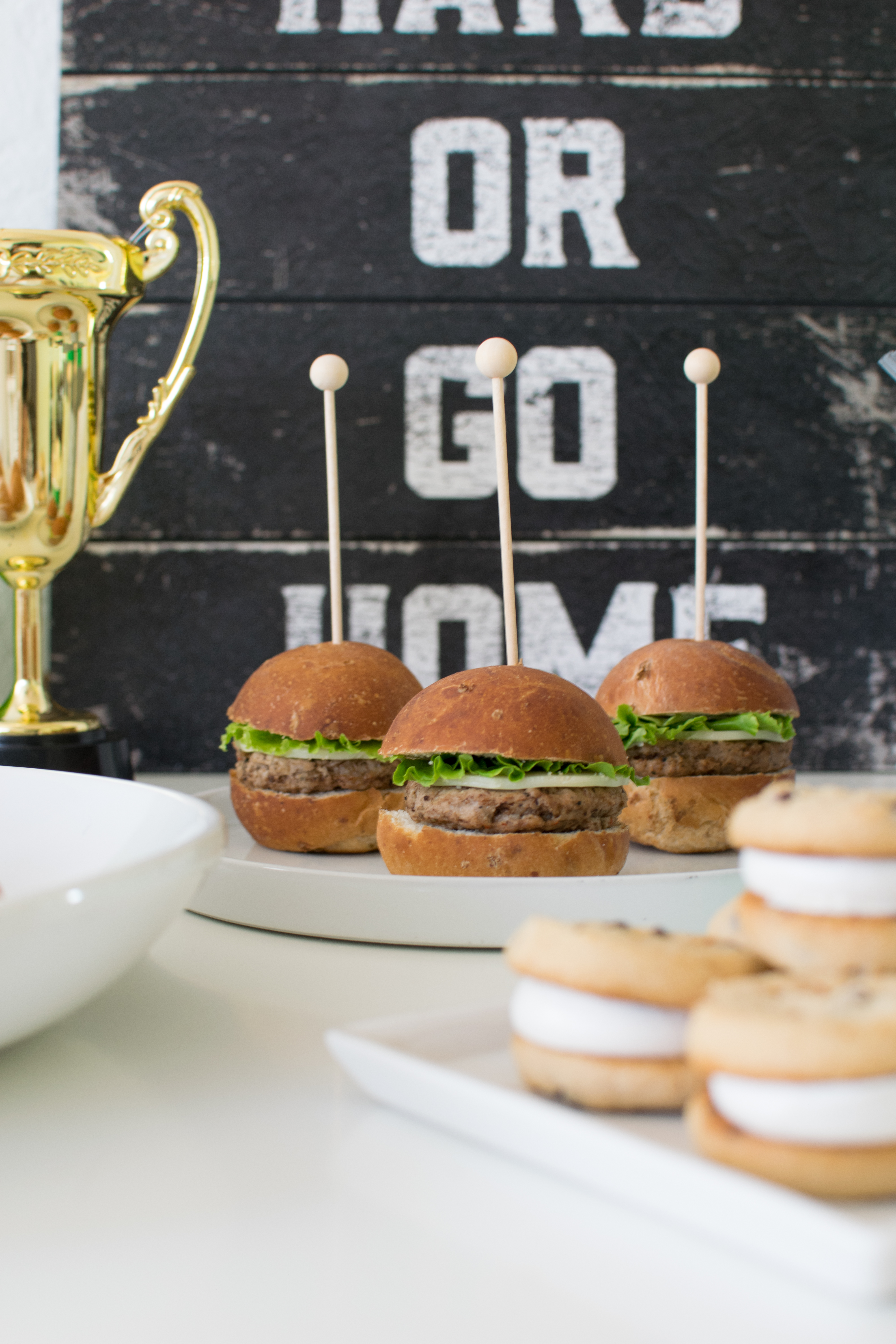 How to host an easy Football Game Day Party with our entertaining tips