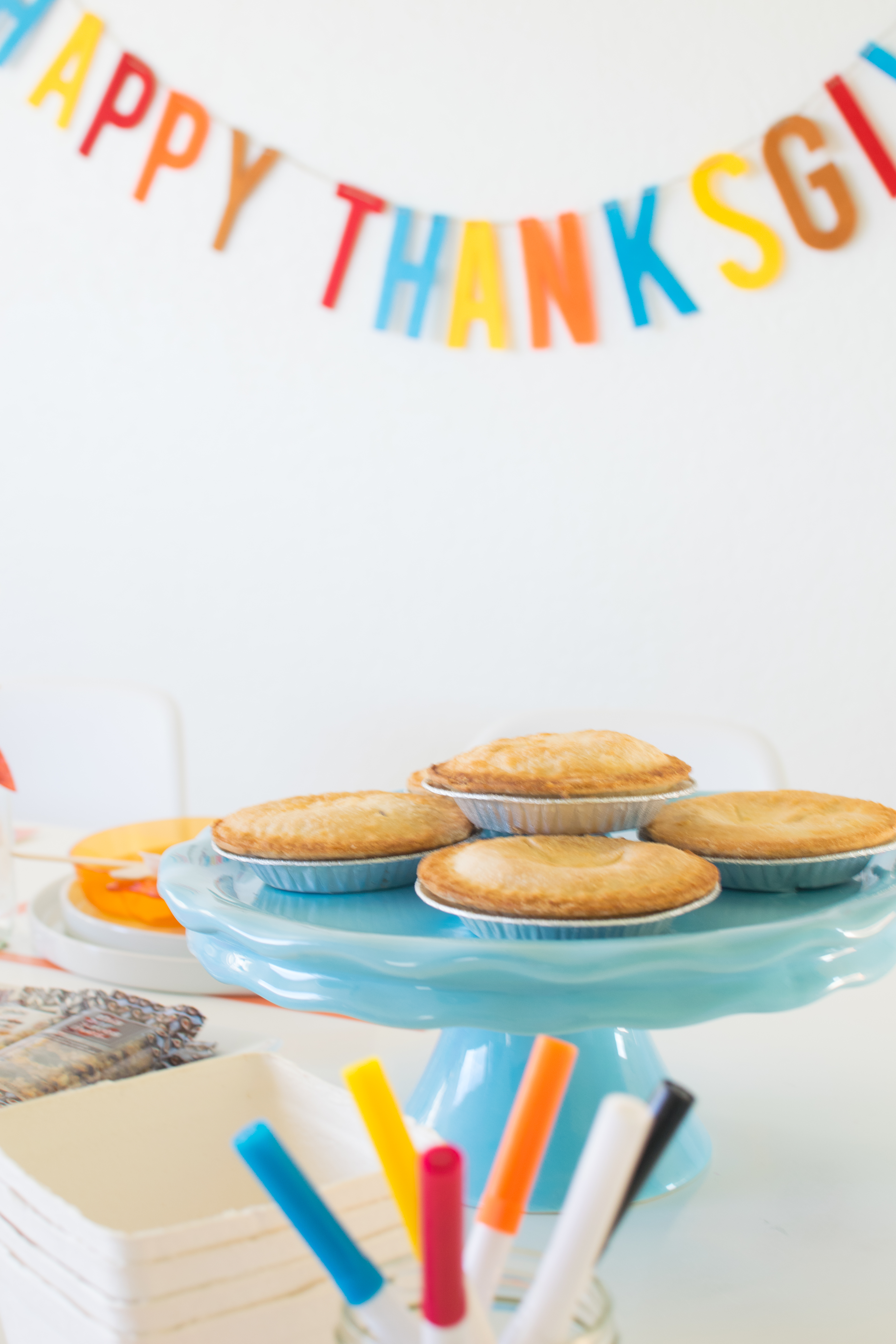 Kids Thanksgiving Table & a Bar That Saves Lives - TWINKLE TWINKLE ...
