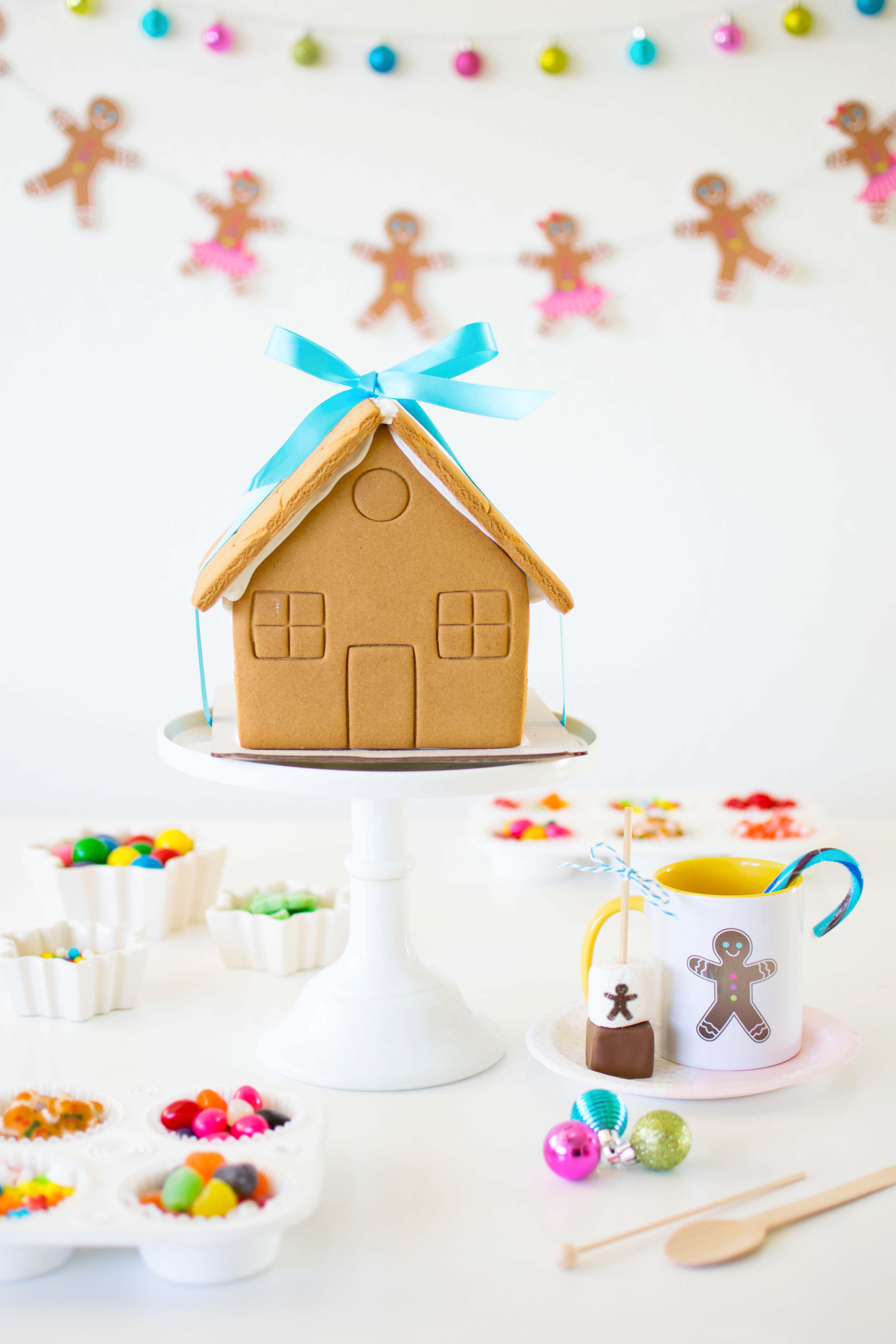 A Gingerbread House Decorating Party - A Holiday Tradition
