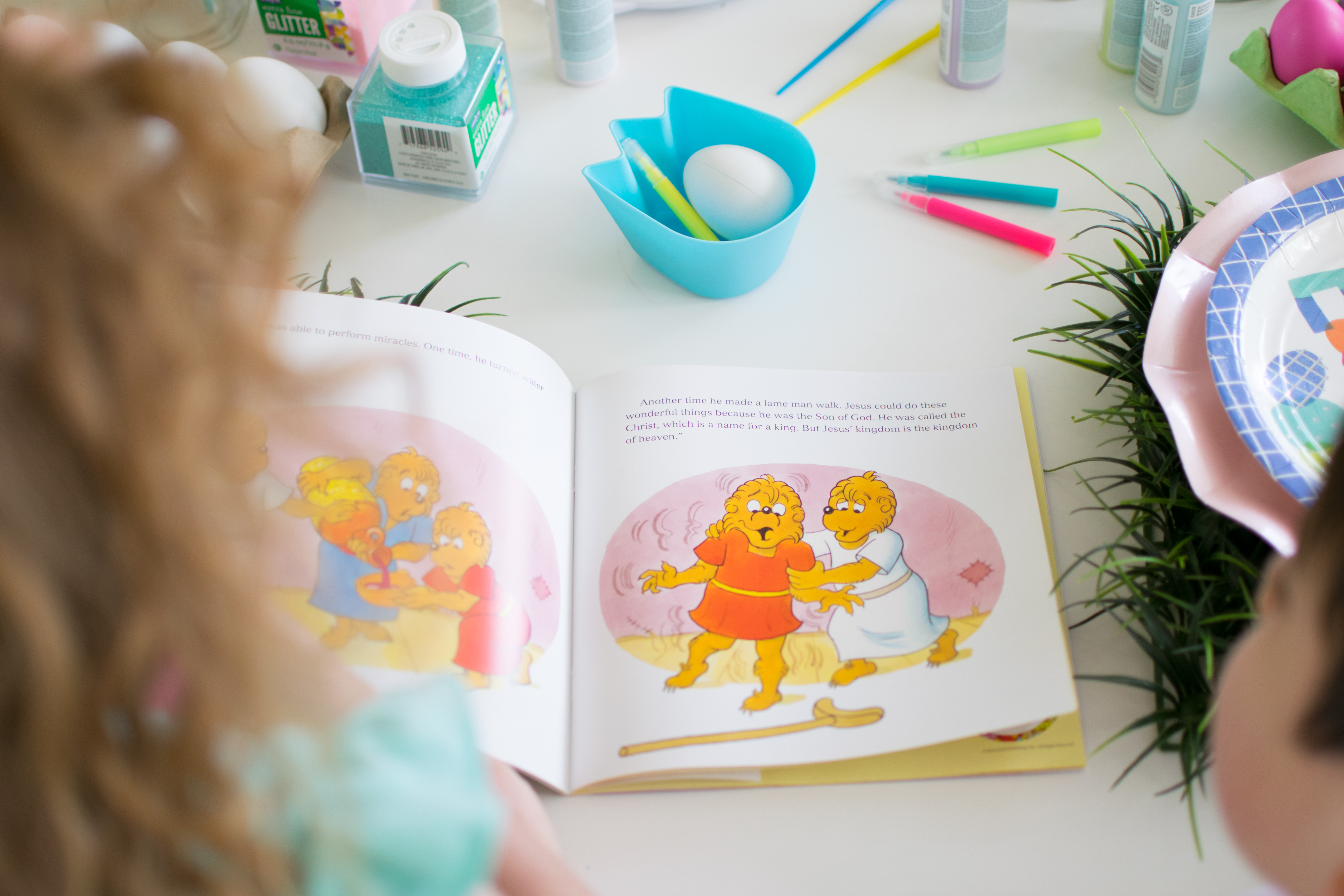 Kids Easter Egg Decorating with The Berenstain Bears