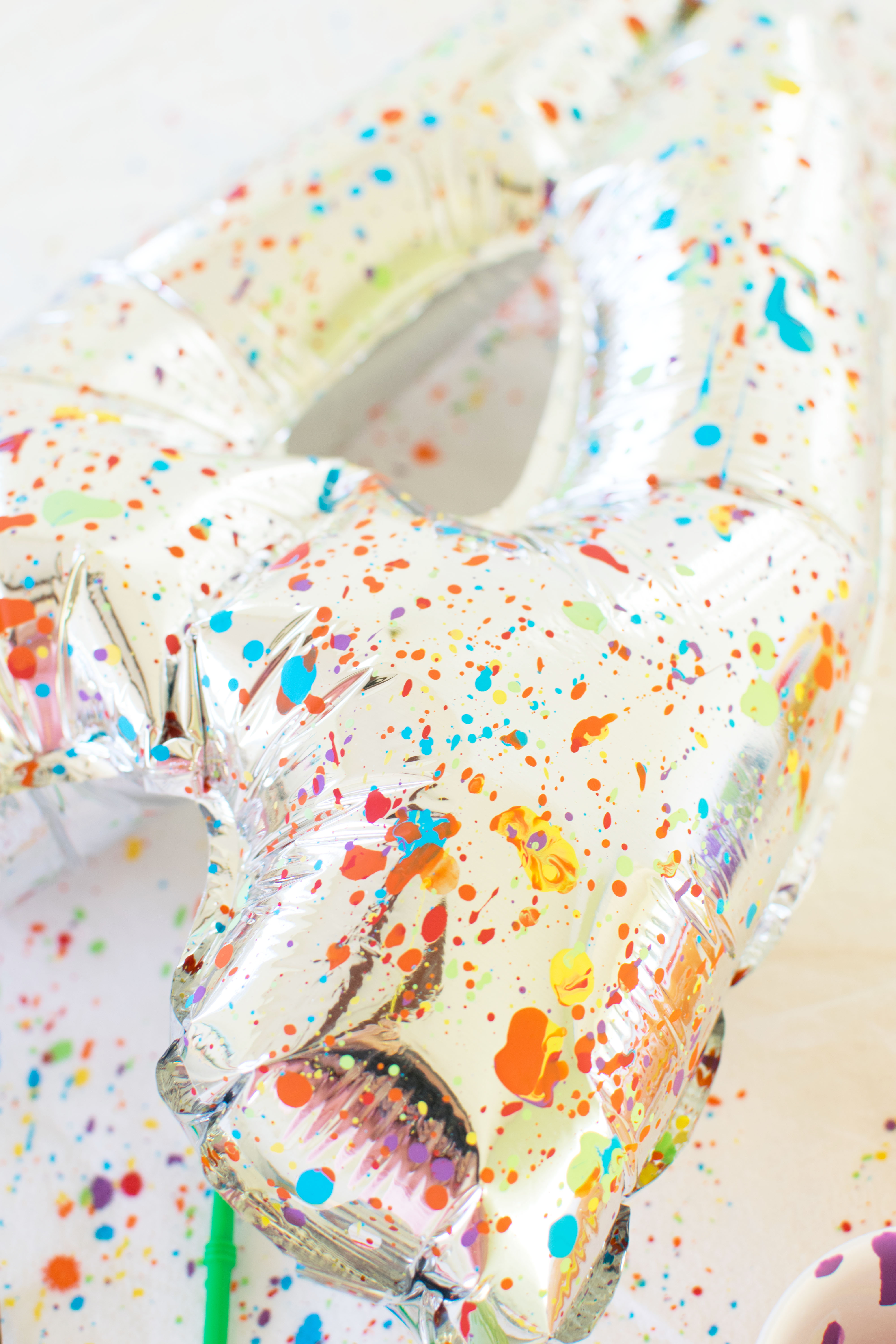 DIY SPLATTER PAINT BALLOONS