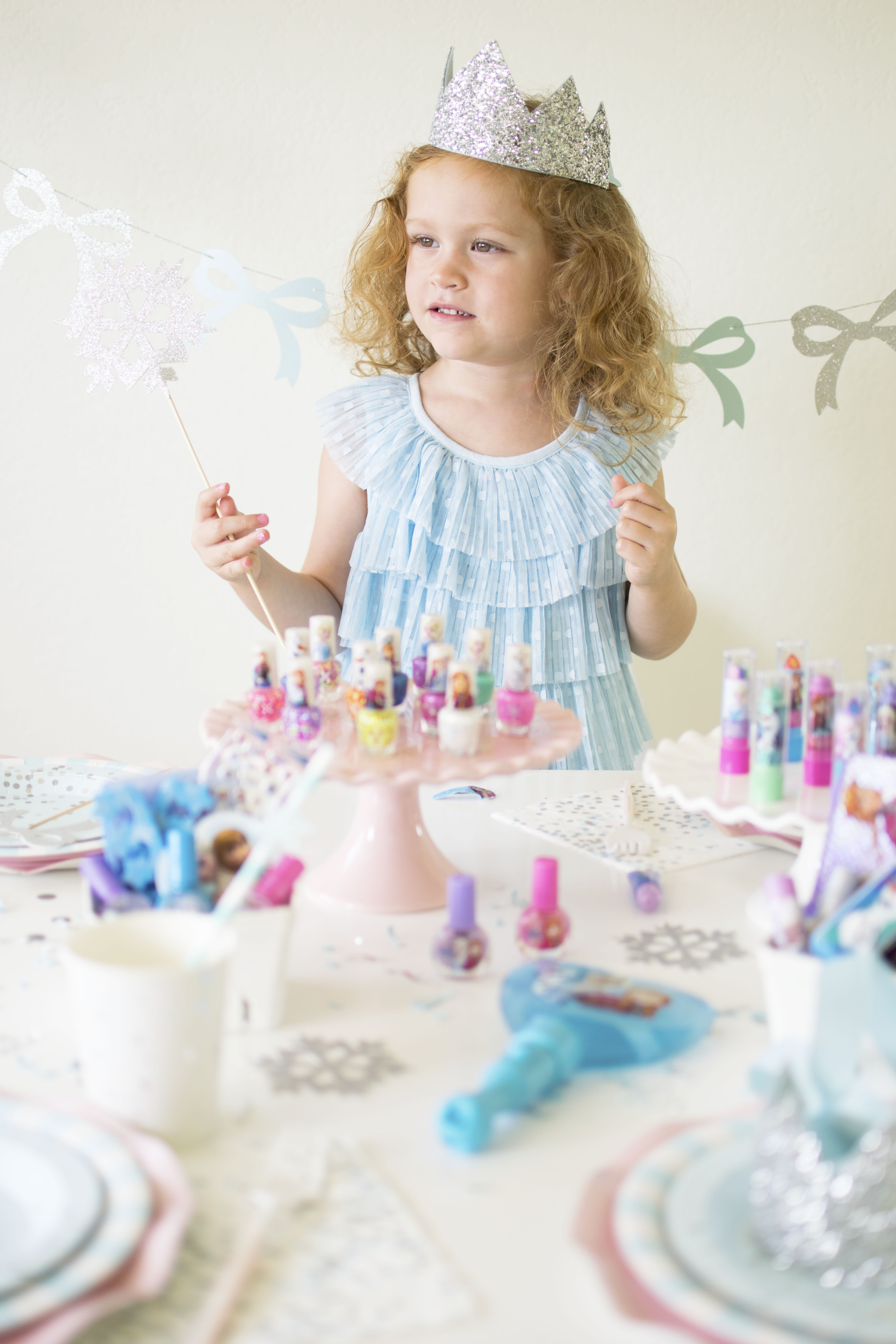 Adorable Frozen Spa Party Ideas for little girls that are perfect for ...