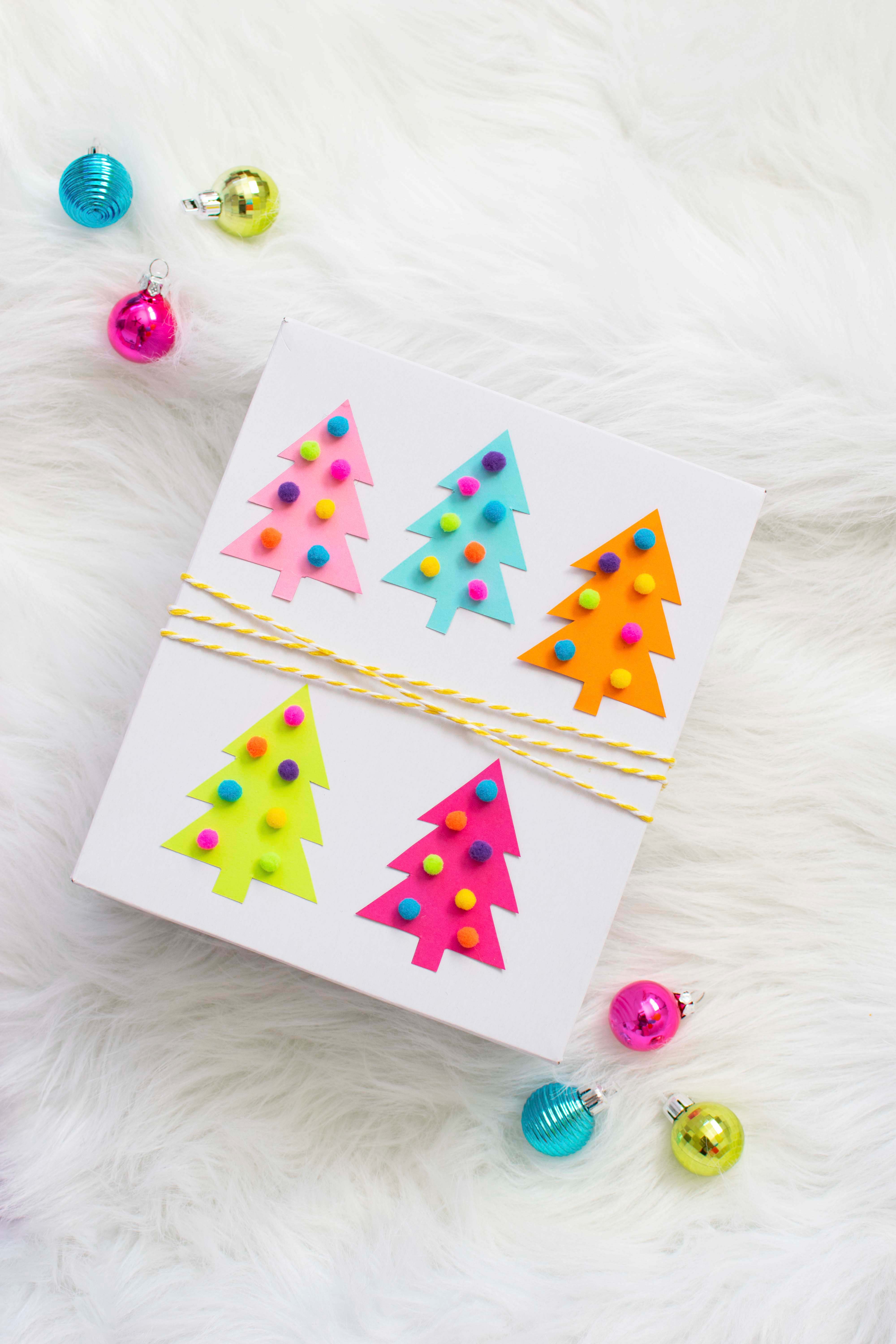 Creative ways to decorate gift boxes for Christmas