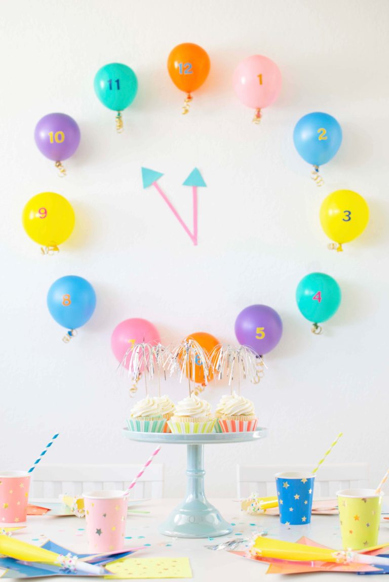 DIY New Year's Eve Countdown Balloon Clock by Twinkle Twinkle Little Party