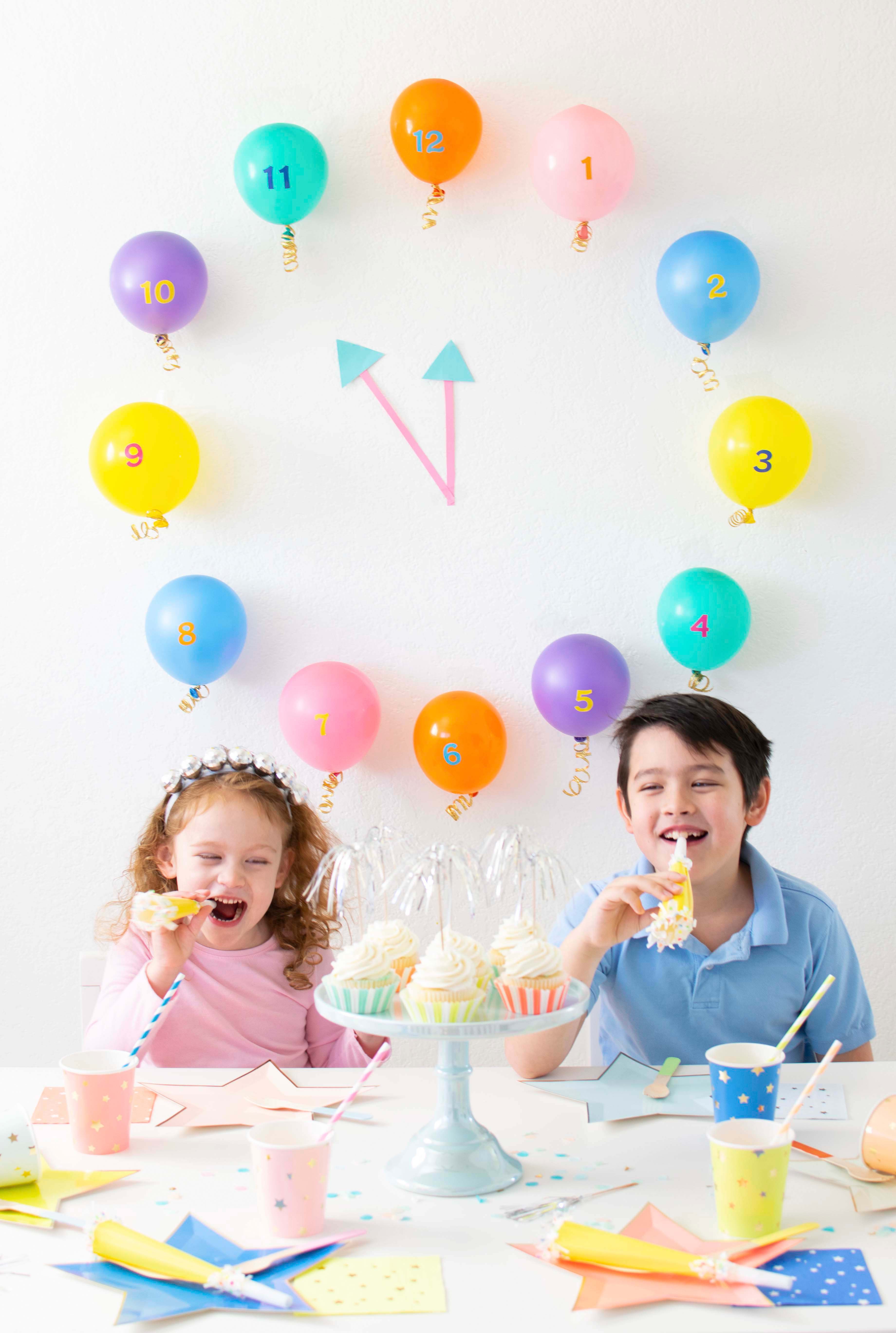 DIY New Year's Eve Countdown Balloon Clock by Twinkle Twinkle Little Party