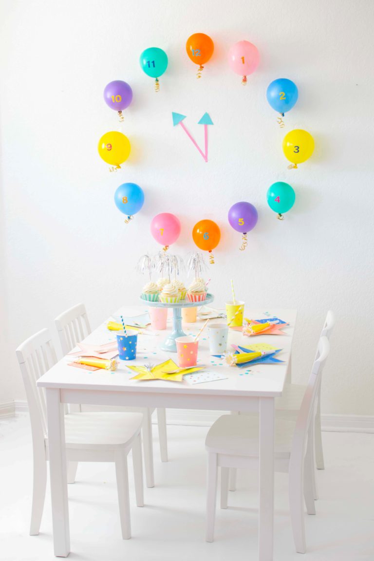DIY New Year's Eve Countdown Balloon Clock by Twinkle Twinkle Little Party