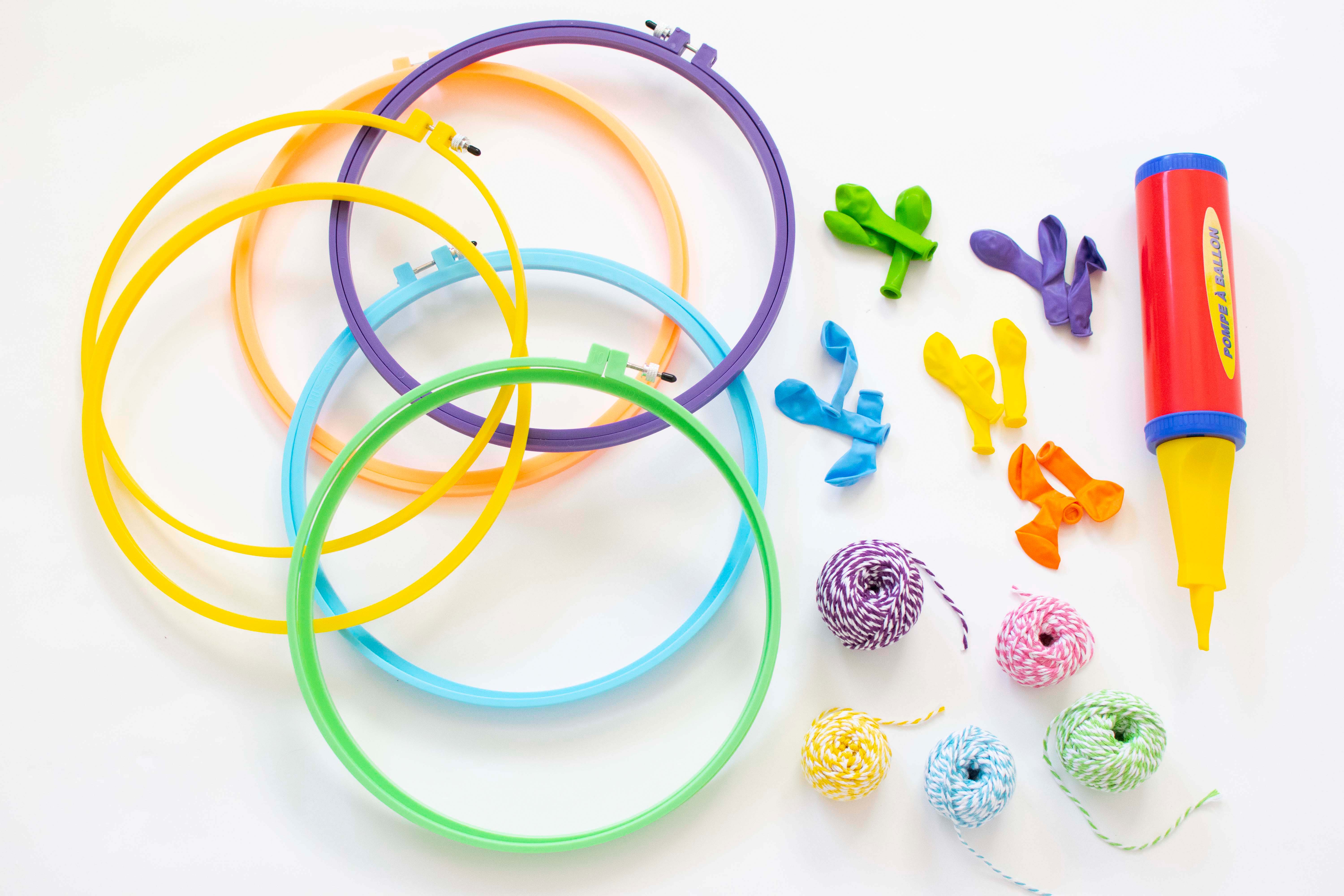 DIY Molecule Balloon Party Decor for a Mad Science Birthday Party