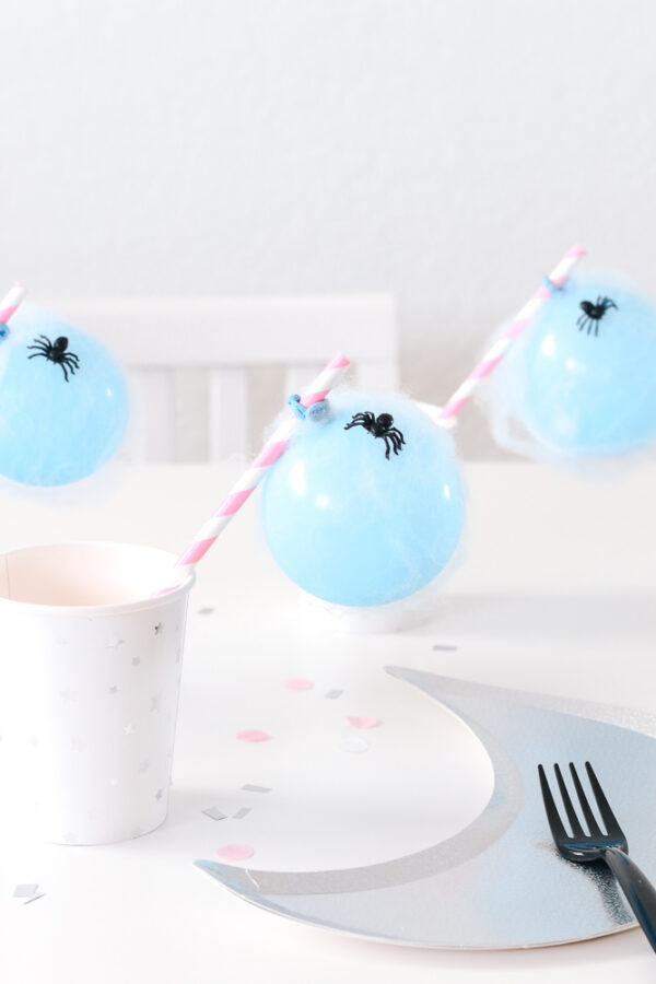 DIY Spooky Halloween Straws that's perfect for your Halloween parties
