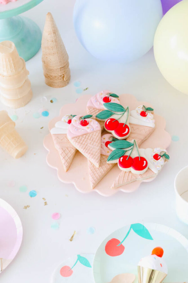 Throw a Simple Ice Cream Party at Home - TWINKLE TWINKLE LITTLE PARTY