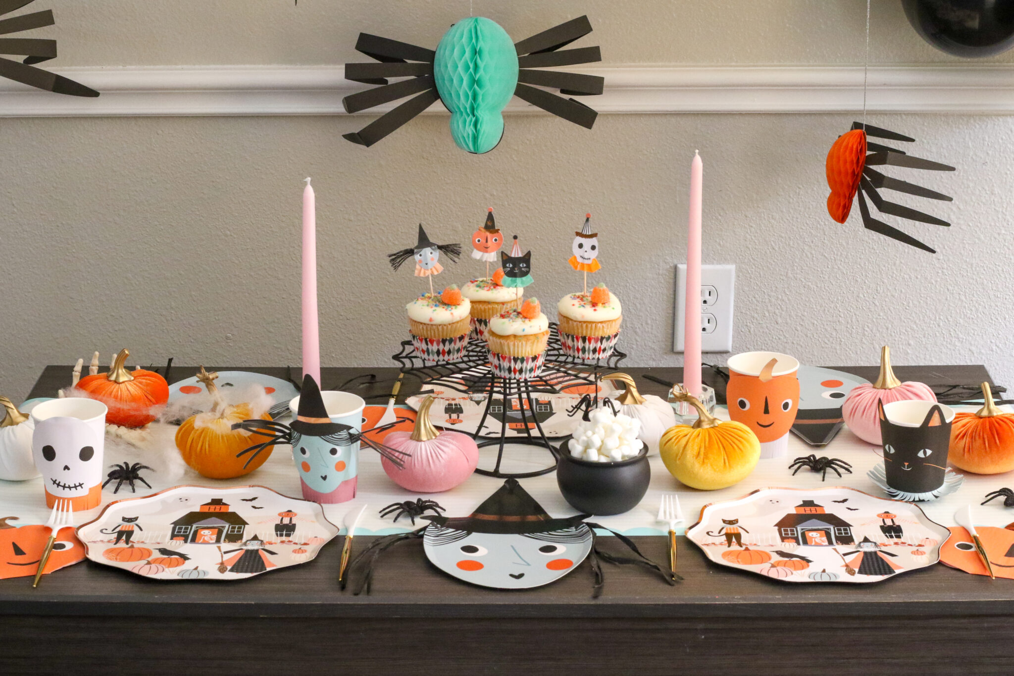 DIY Ghost Fall Leaf Cupcake Topper for your Halloween party